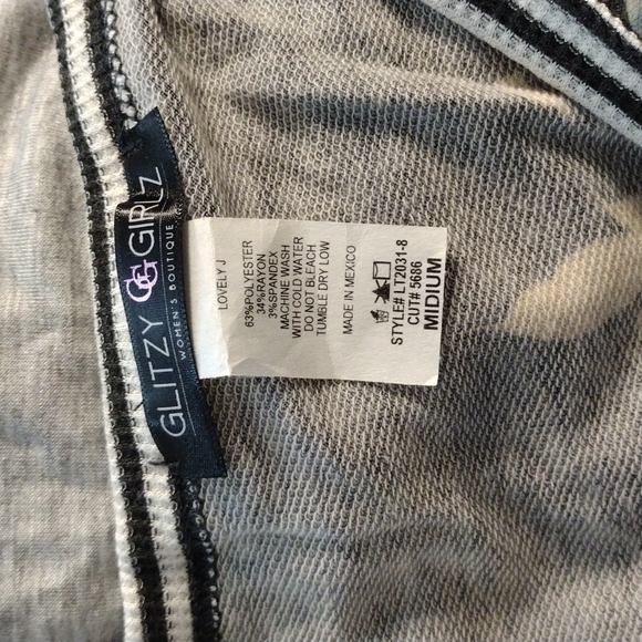 Glitzy Girlz | Tops | Glitzy Girlz Floral Mixed Media Top | Poshmark